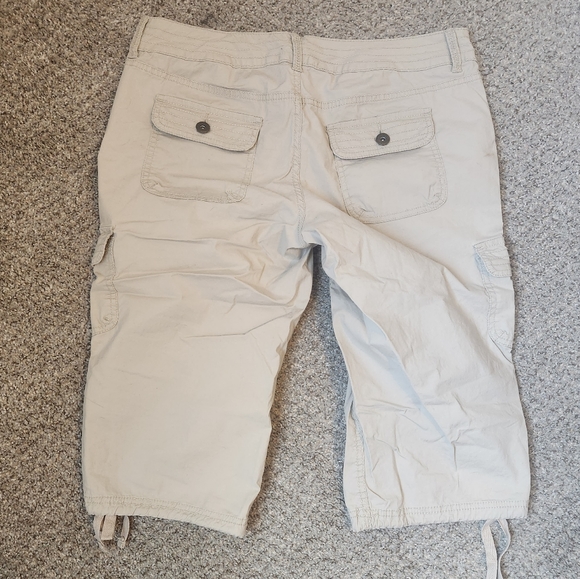 Arizona Jean Company | Pants & Jumpsuits | Arizona Khaki Capris | Poshmark